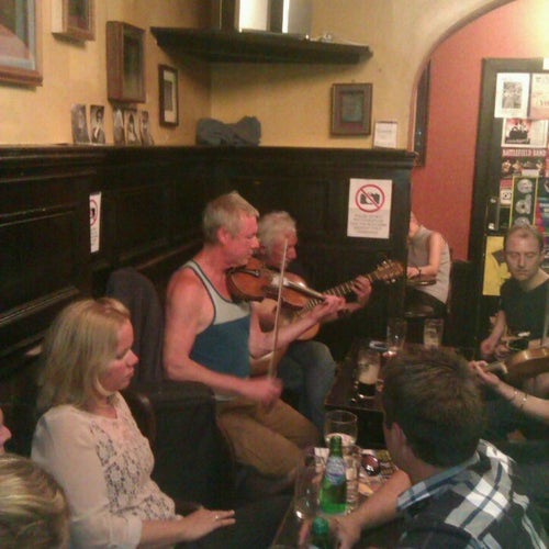 Sandy Bell's - 25 Forrest Rd. - Edinburgh