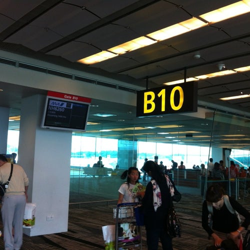 Gate B10 - Concourse B, Terminal 3 - Singapore