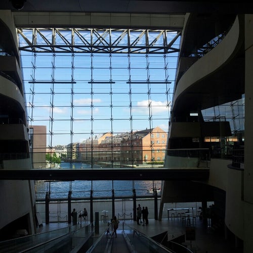 Det Kongelige Bibliotek - Den Sorte Diamant - Søren Kierkegaards Plads ...