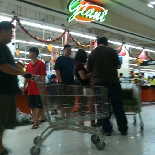 Giant Hypermarket - #01-100, IMM Building - Singapore