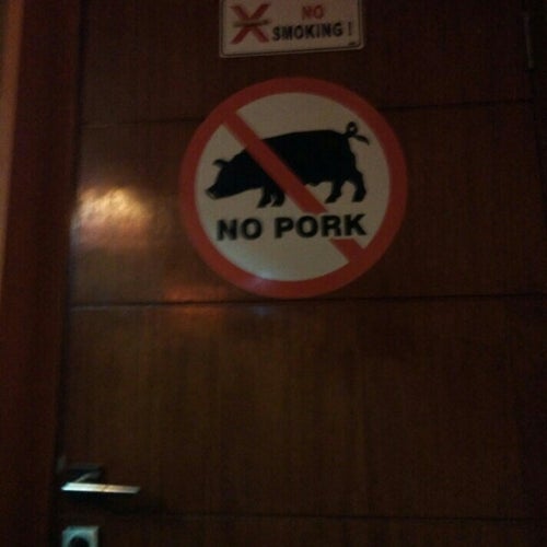 Pat Thai Bangkok Seafood Restaurant - Ruko Easton C10-11 Lippo Cikarang