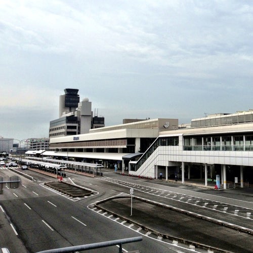 Osaka (Itami) International Airport (ITM) (大阪国際空港 (伊丹空港)) - 螢池西町3-555 - 豊中市