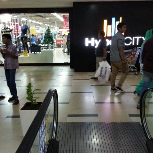 Hypercity Retail (India) Ltd. - Ground Floor, Inorbit Mall - Navi Mumbai