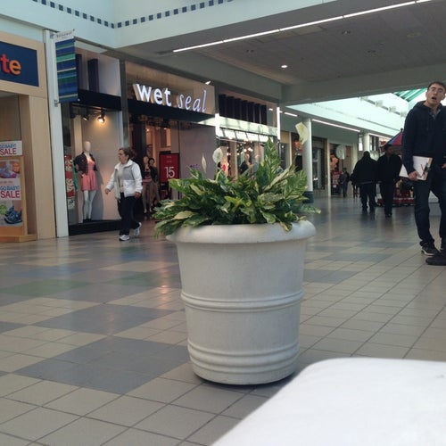 Broadway Commons - 358 N. Broadway Mall - Hicksville