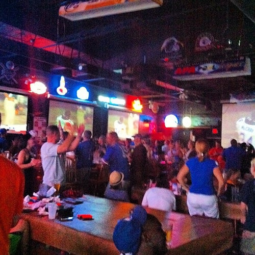 Players Sports Bar - 7061 Clairemont Mesa Blvd #213 - San Diego