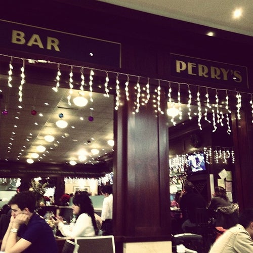 Perry's Cafe - Terminal 1, near Gate 42 - San Francisco