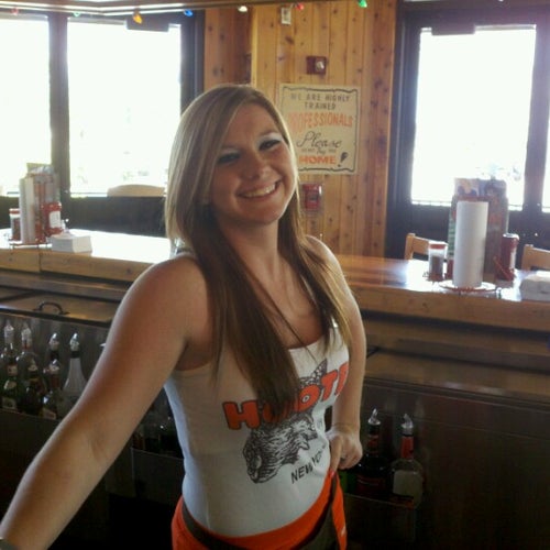 Hooters - 615 Channelside Dr - Tampa