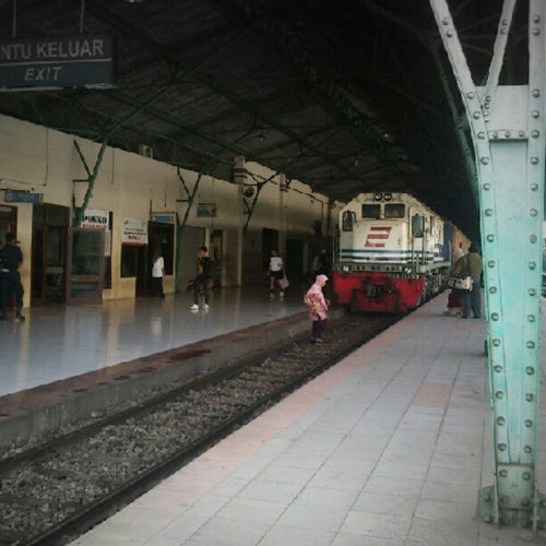 Surabaya Gubeng Station (Stasiun Surabaya Gubeng) - Jl. Stasiun Gubeng ...