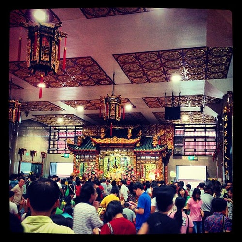 Kwan Im Thong Hood Cho Temple - 178 Waterloo St. - Singapore