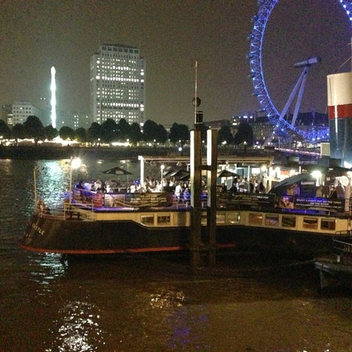 Tattershall Castle - Victoria Embankment, Temple - London