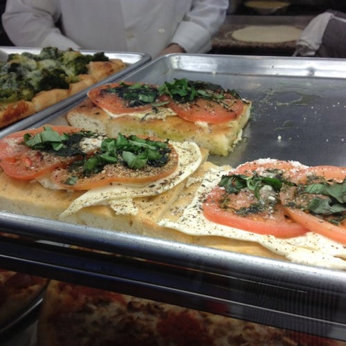 Full Moon Pizzeria - 600 E 187th St - Bronx