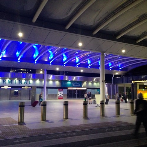 London Gatwick Airport (LGW) - A23 Airport Way - Crawley