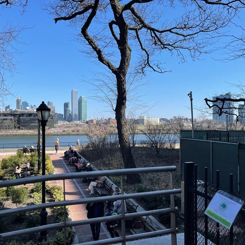 Sutton Place Park - 1 Sutton Pl S - New York