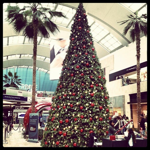 Westfield Topanga & The Village - 6600 Topanga Canyon Blvd - Canoga Park