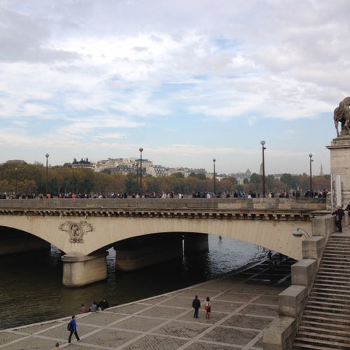 Alma Bridge (Pont de l'Alma) - Pont de l'Alma - Paris