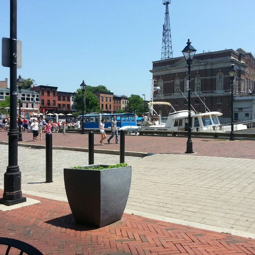 Shuckers Restaurant & Bar - 1629 Thames St - Baltimore