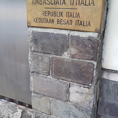Kedutaan Besar Italia (Ambasciata d'Italia) - Jalan Diponegoro No. 45 ...
