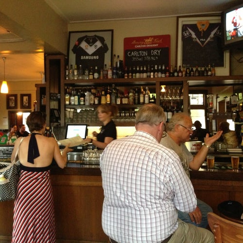 London Tavern Hotel - 238 Lennox St - Richmond