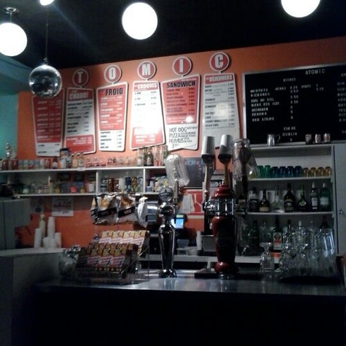 Atomic Café - 3606 rue Ontario Est - Montréal