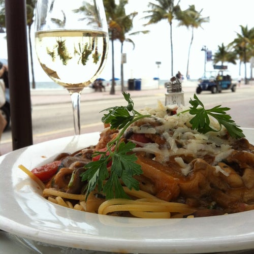 H2O Café - 101 S Fort Lauderdale Beach Blvd - Fort Lauderdale