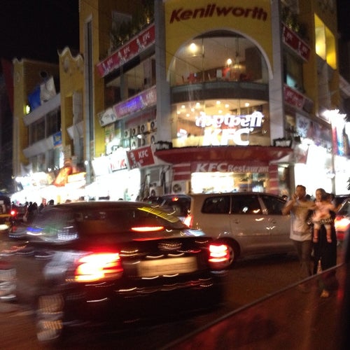 Linking Road - near National College - Mumbai