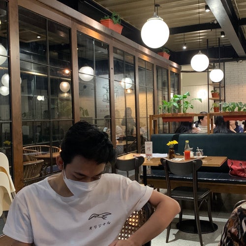 eastman coffee house - Jalan jenderal ahmad yani 140 - Semarang