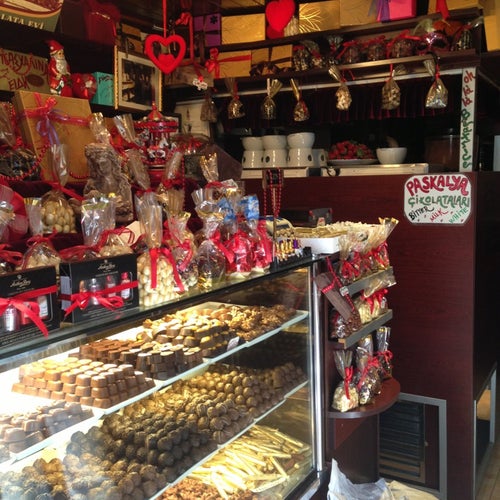 J'adore Chocolatier - İstiklal Cad. Emin Nevruz Sokak No: 22 - Beyoğlu