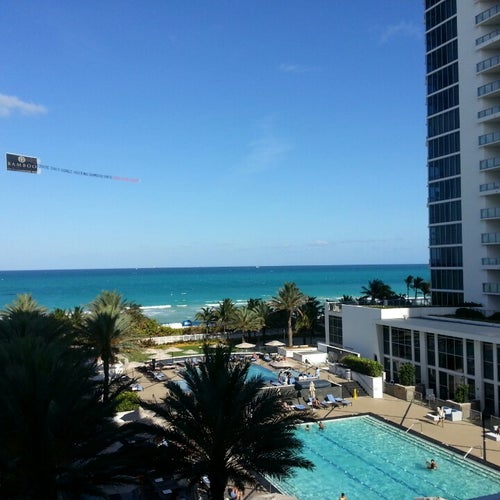 Eden Roc Resort Miami Beach - 4525 Collins Ave - Miami Beach