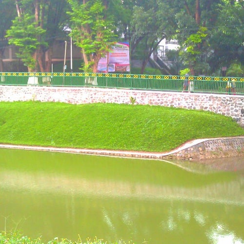 Gedung Rektorat UNS - Universitas Sebelas Maret (UNS) - Surakarta