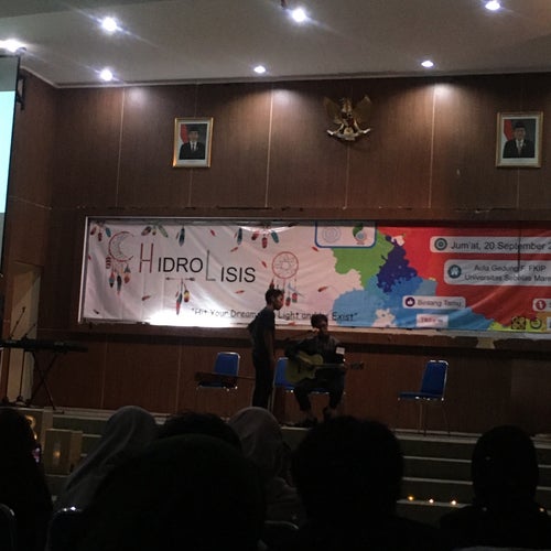 Aula Gedung F FKIP UNS - Jalan Ir. Sutami 36A - Surakarta