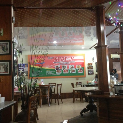 Rudy Hermanto Resto - Jl A. Yani KM 3,5 - Banjarmasin