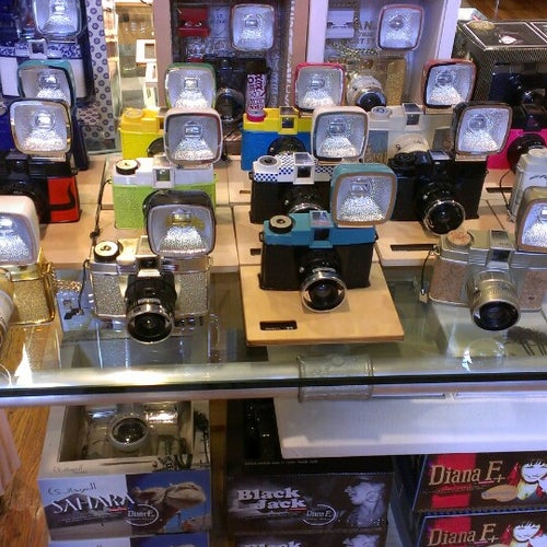 Lomography Gallery Store New York - 41 W 8th St - New York