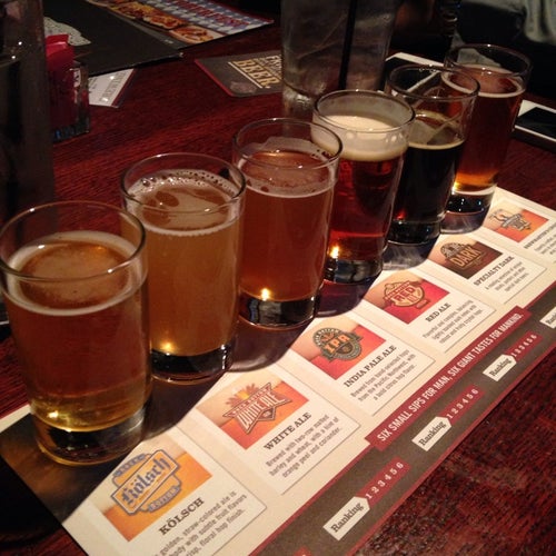 Rock Bottom Restaurant & Brewery - 1 W Grand Ave - Chicago