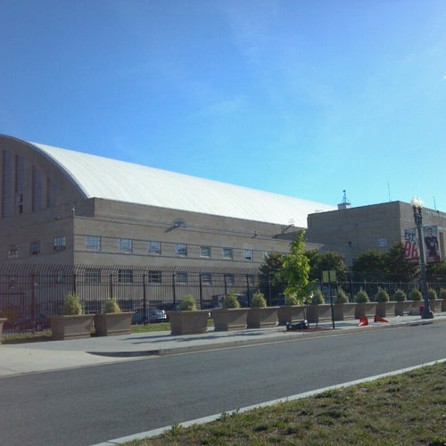 DC Armory - 2001 E Capitol St SE - Washington