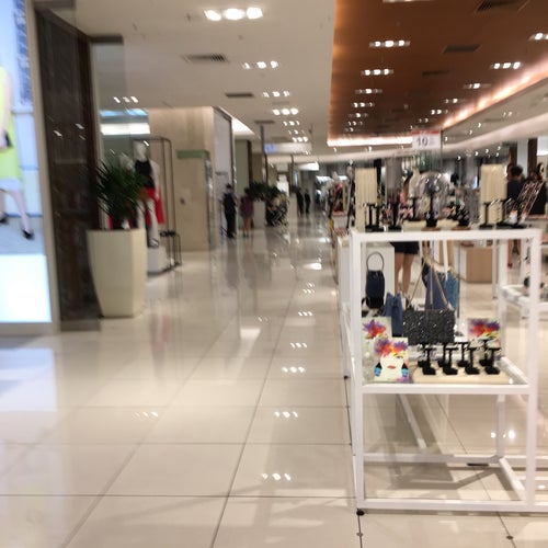 ISETAN - The Gardens Mall - Kuala Lumpur