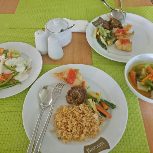 Green Batara Hotel - Jl. Cihampelas No. 147 - Bandung