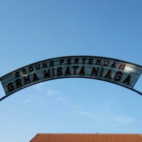 Graha Wisata Niaga - Jl. Brigjend. Slamet Riyadi No. 275 - Surakarta