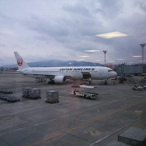 Osaka (Itami) International Airport (ITM) (大阪国際空港 (伊丹空港)) - 螢池西町3-555 - 豊中市