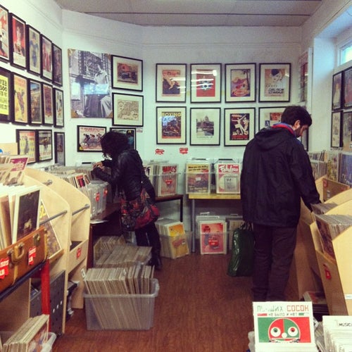 Vintage Magazine Shop - 39-43 Brewer St - Soho