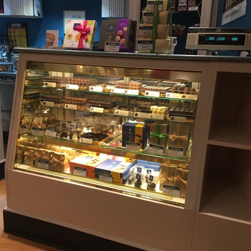 Manon Cafe - 120 Broadway - New York