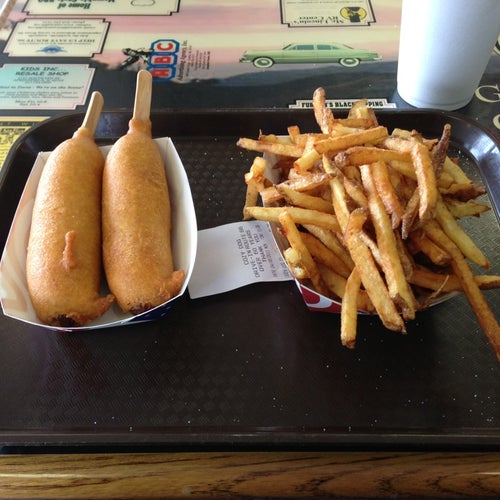 Cozy Dog Drive In - 2935 S 6th St - Springfield