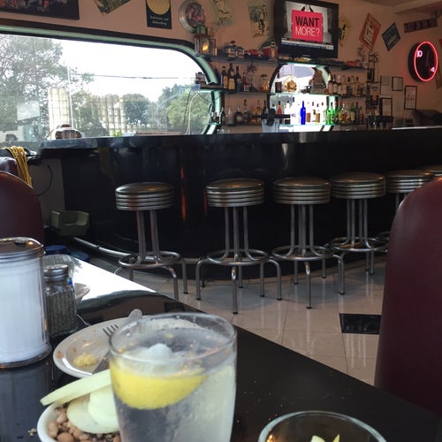 410 Diner - 8315 Broadway St - San Antonio