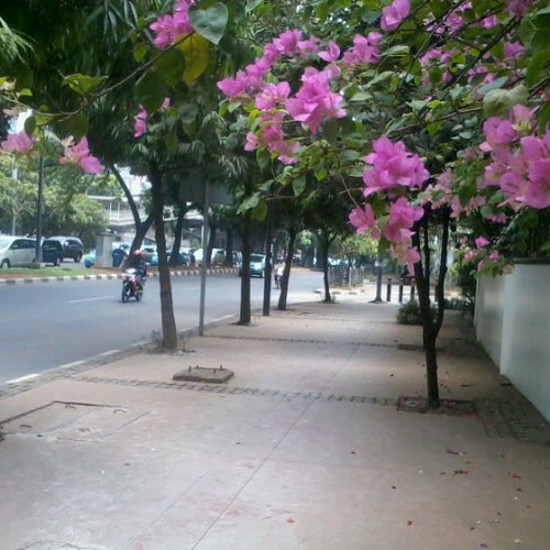 Halte TransJakarta Karet Sudirman - Jalan Jenderal Sudirman - Kecamatan ...