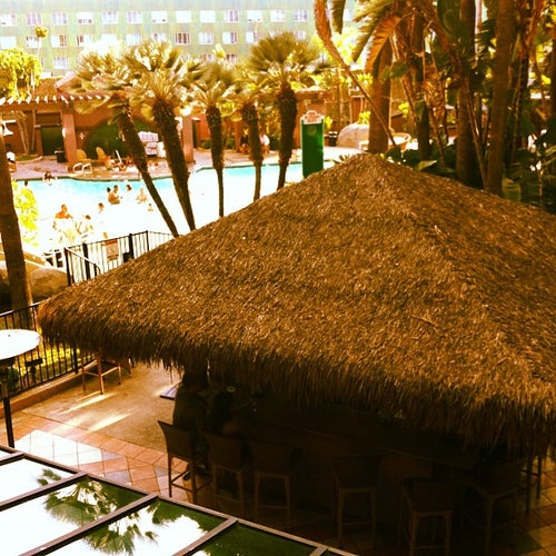 Hotel Ménage - 1221 S Harbor Blvd - Anaheim