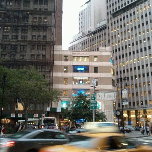 J&R - 1 Park Row - New York