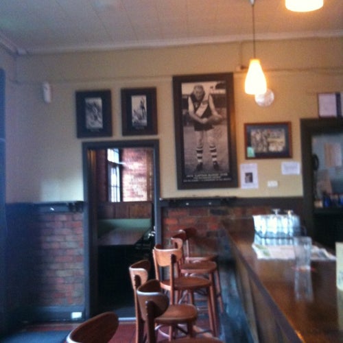 London Tavern Hotel - 238 Lennox St - Richmond