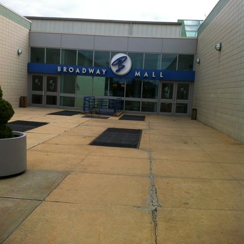 Broadway Commons - 358 N. Broadway Mall - Hicksville