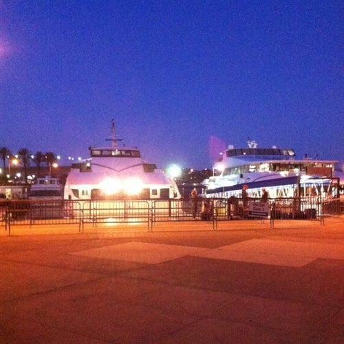 Catalina Express - 320 Golden Shore - Long Beach