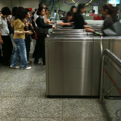 Tiong Bahru MRT Station (EW17) - 300 Tiong Bahru Rd. - Singapore