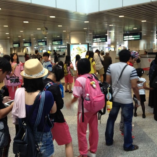 KLIA Immigration Line - Kuala Lumpur International Airport (KUL) - Sepang